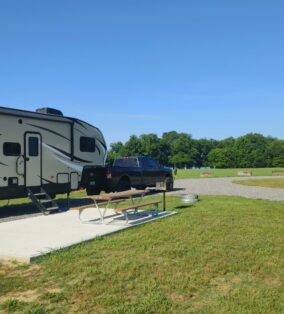Lakeside RV Sites - River Ridge Retreat