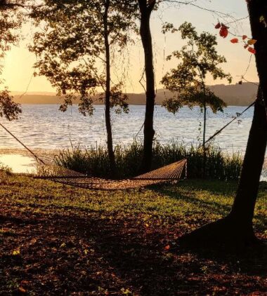 Lakeside RV Sites - River Ridge Retreat